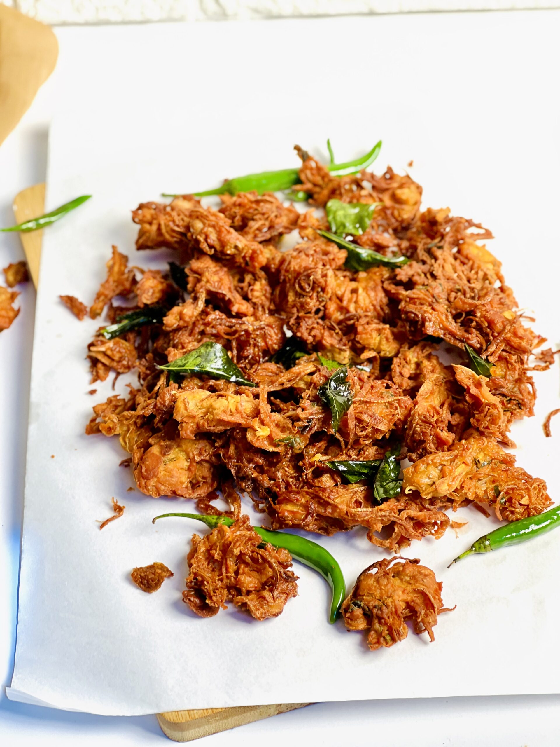 Pakori (onion pakora/fritters)